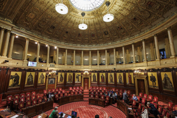 Abolition du Sénat : une commission de la Chambre franchit une nouvelle ...